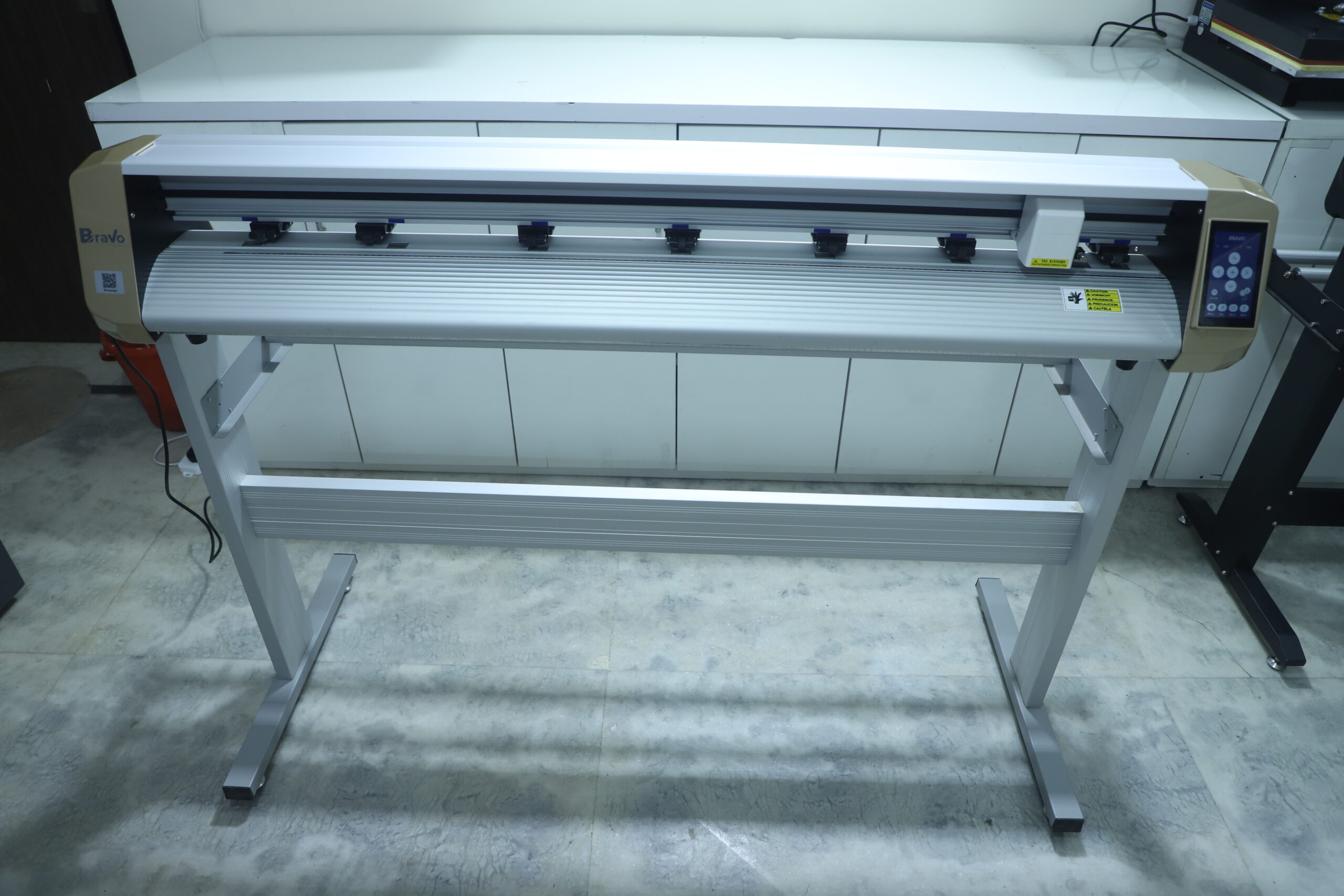 DIGITAL SHEET CUTTING PLOTTER